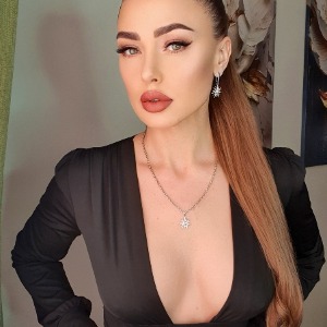 LuxuryValeria | DommeLink